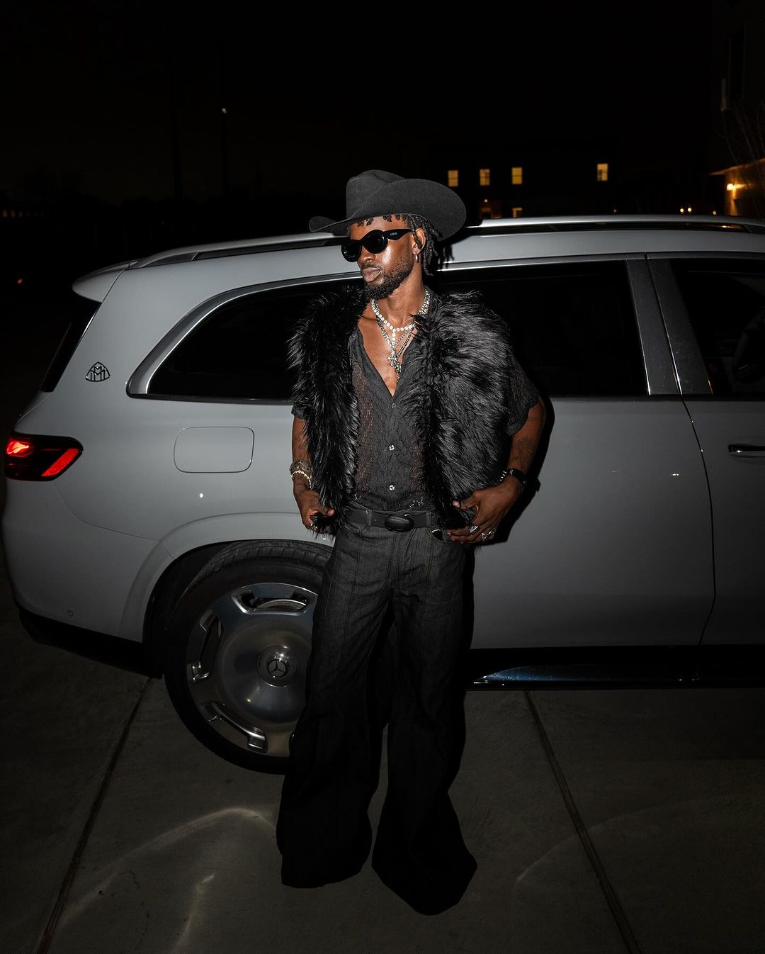 Brand identity as a community-building tool amongst mainstream artists ...